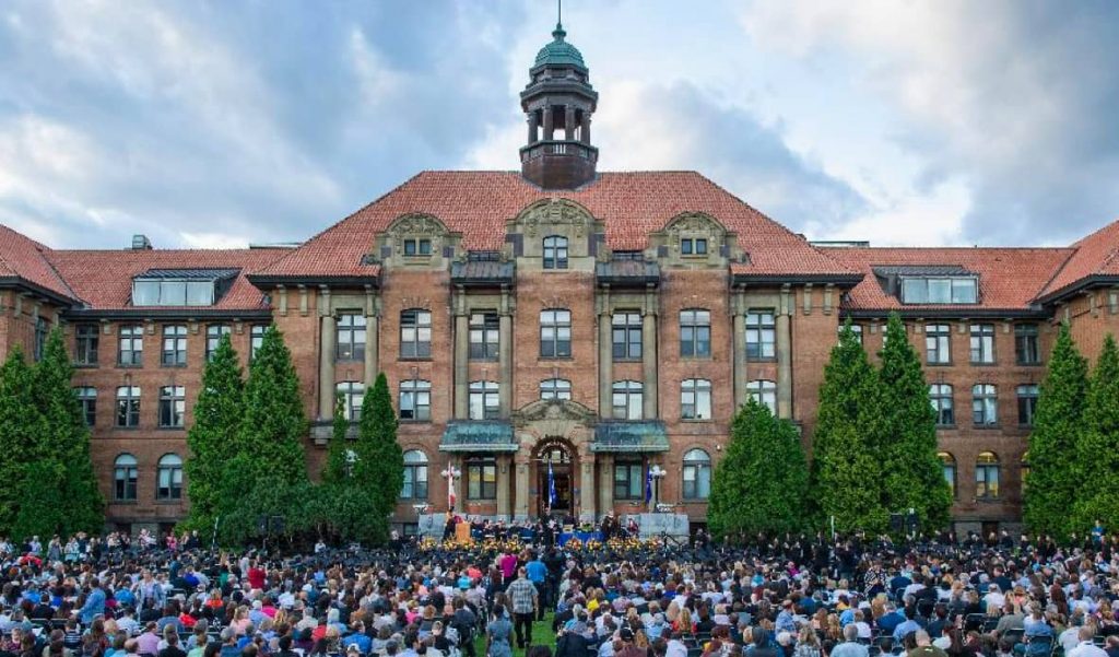 Tradition – John Abbott College